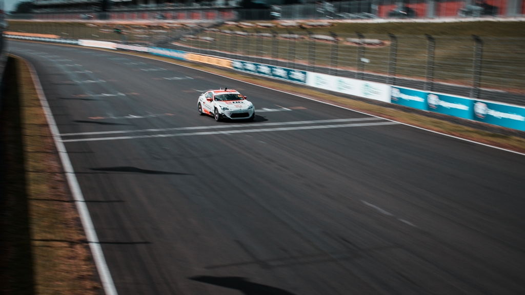 PROJECT LANDSPEED: A BUSY WEEK GETTING HORONUKU TO THE LAKE - Emirates ...